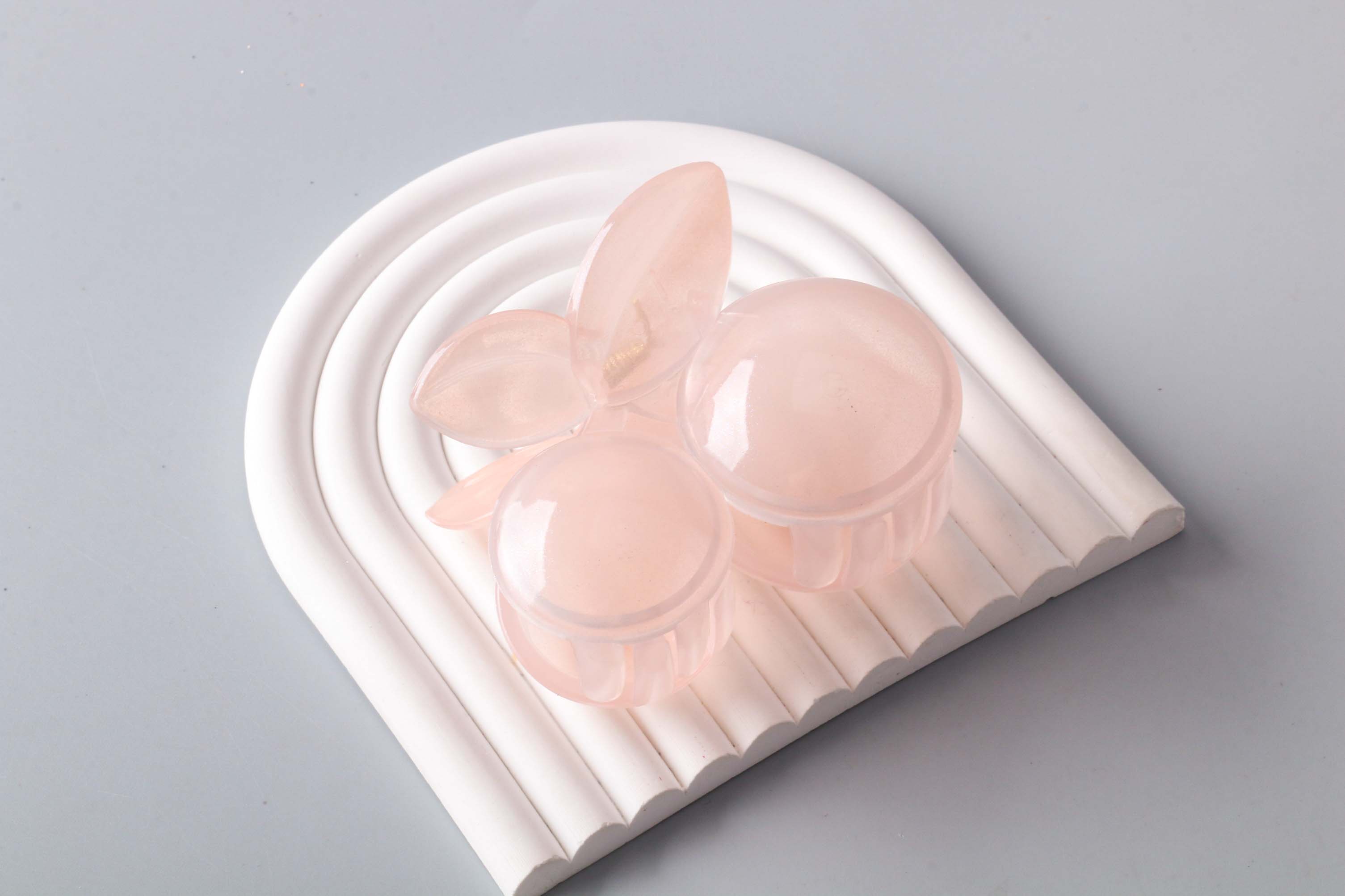 Opaque Cherry Claw Clip – Odin Fashion