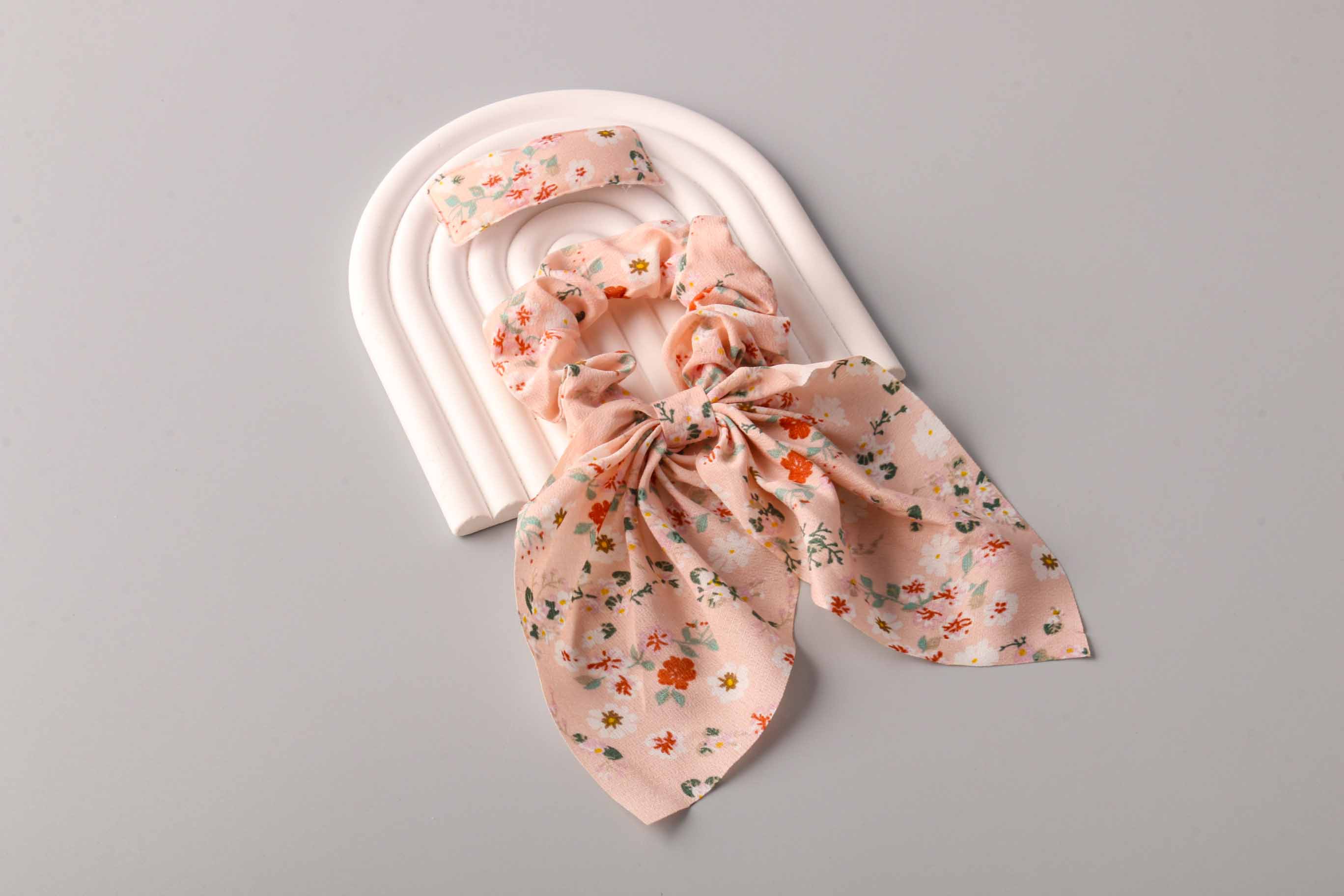 Floral Silk Clip Tailed Scrunchie Set – Odin Fashion