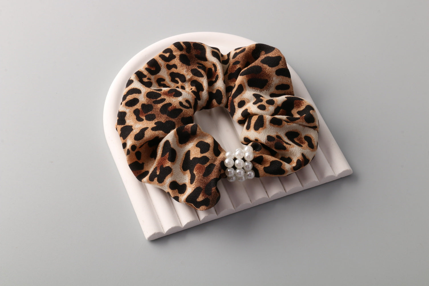 Pearl Ring Cheetah Scrunchie – Odin Fashion