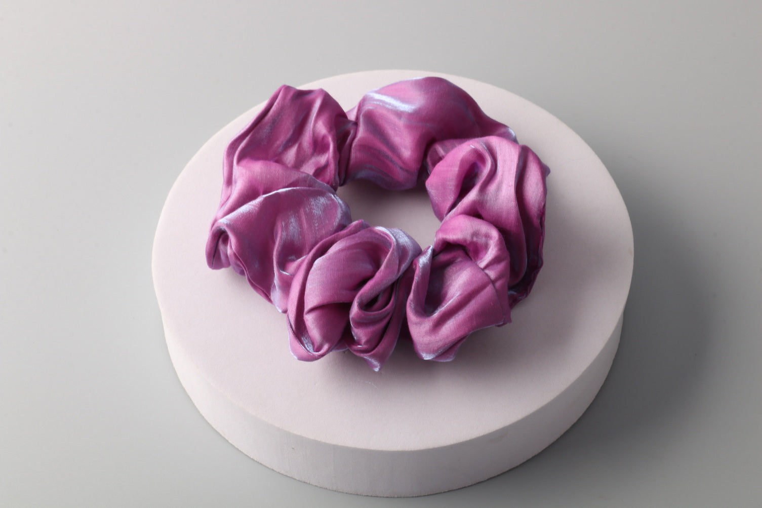 Two Tone Taffeta Scrunchie – Odin Fashion