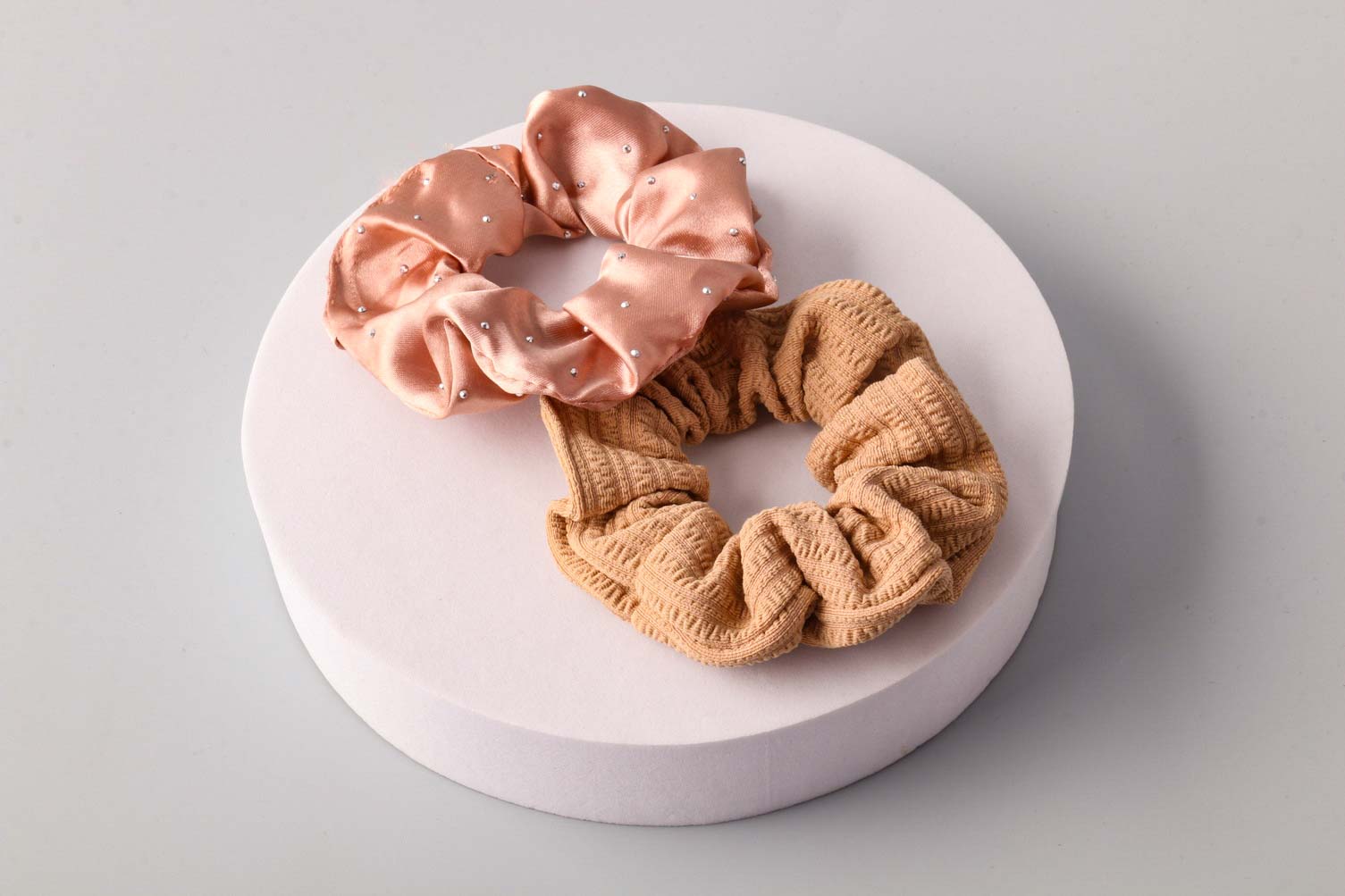Studded Stain Knit Scrunchie Set – Odin Fashion